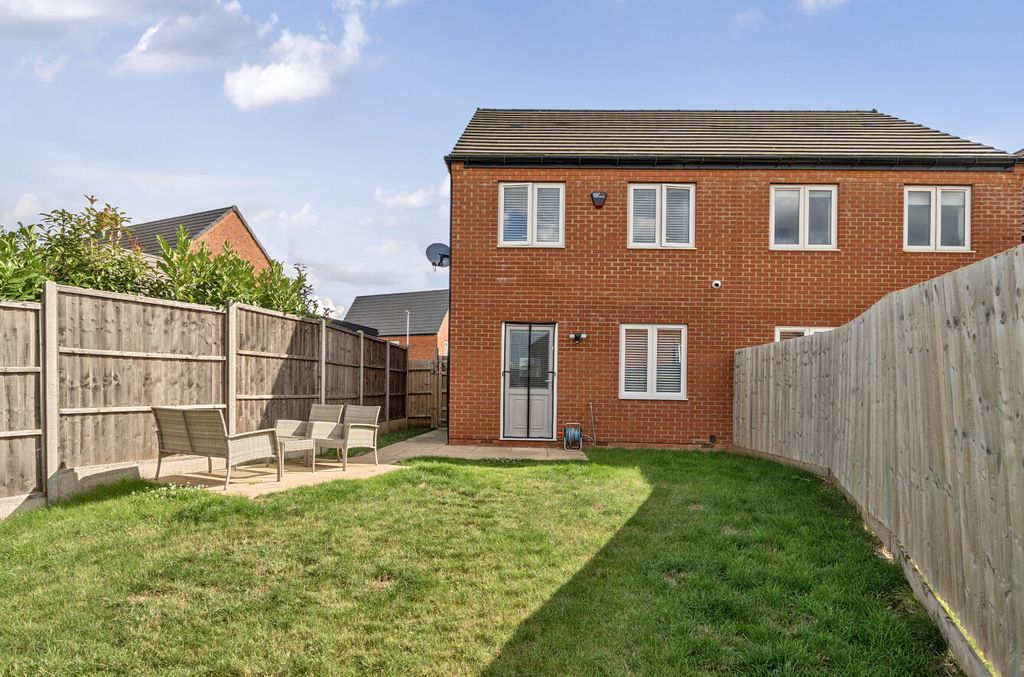 Pitbank Drive, Collingtree, Northampton NN4, 2 bed semi-detached house ...