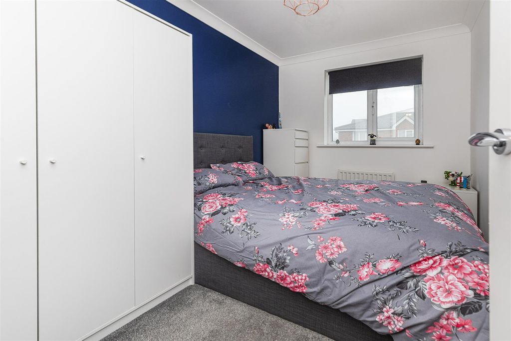 Blackthorn Drive, Huddersfield HD3, 2 bed flat for sale, £125,000 ...