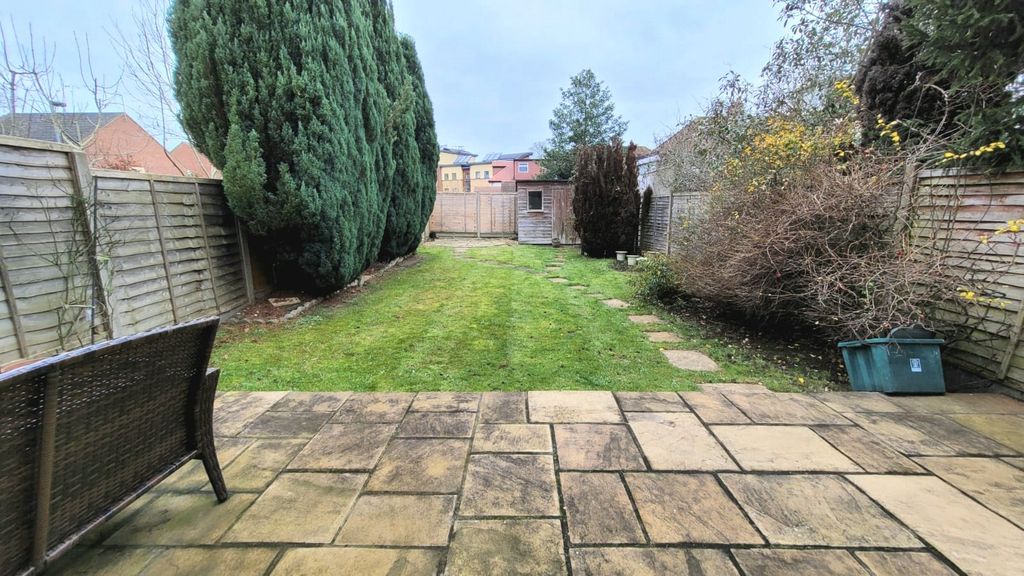 Maythorne Close, Watford, Hertfordshire WD18, 3 bed semi-detached house ...