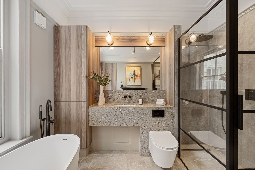 Southampton Row, London WC1B, 2 bed flat for sale, £1,250,000 ...