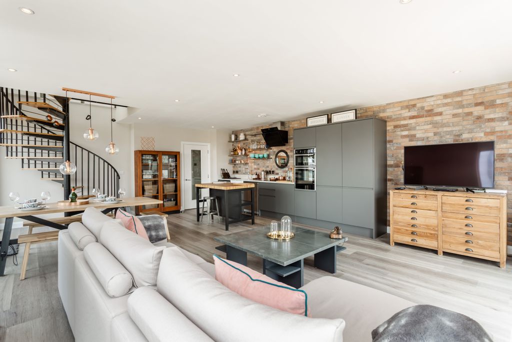 Island House Three Mill Lane, Bow E3, 2 bed flat for sale, £850,000 ...