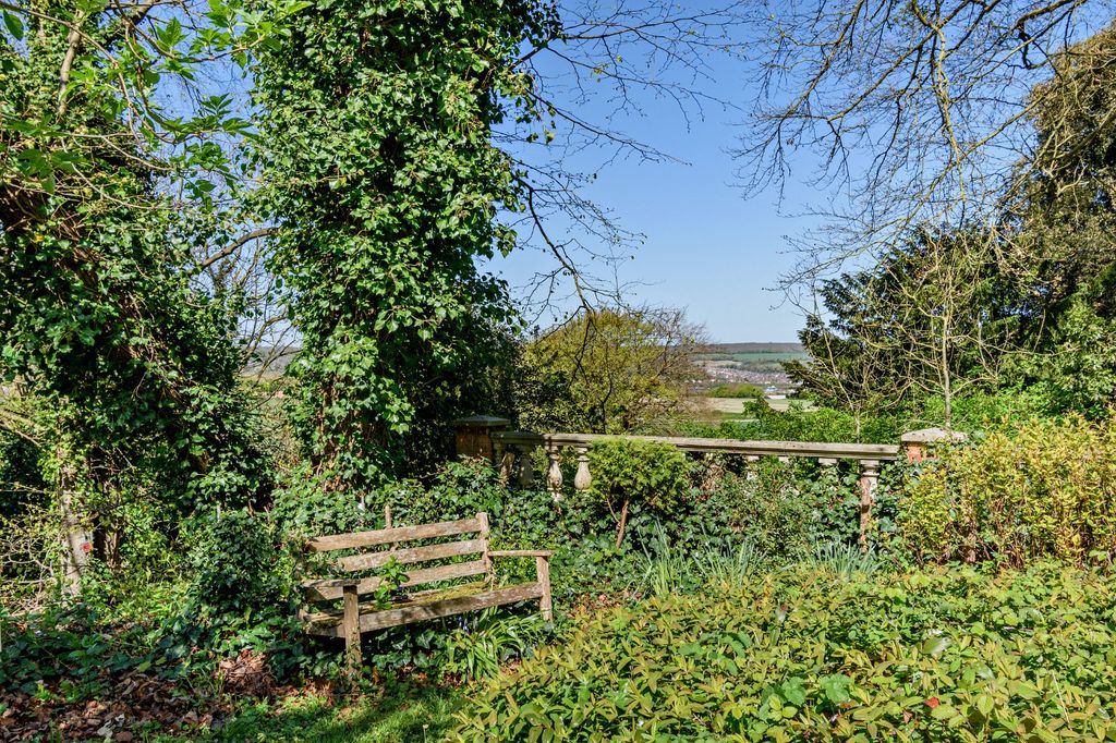 Pilgrims Way, Wouldham, Rochester, Kent ME1, 6 bed detached house for ...