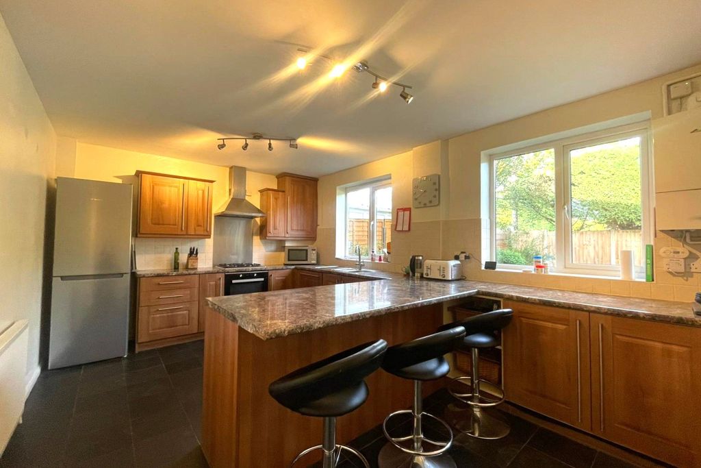 Warwick Road, Ash Vale, Surrey GU12, 3 bed semi-detached house for sale ...