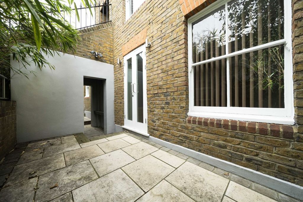 Terrace Road, Hackney E9, 4 bed semi-detached house for sale, £ ...