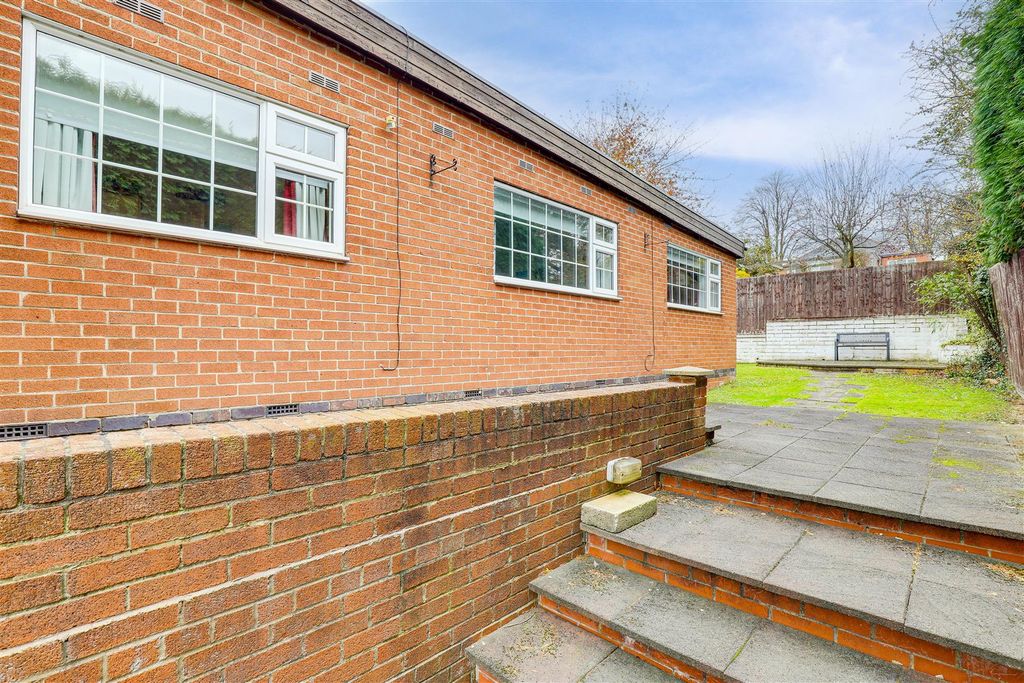 The Mount, Mapperley, Nottinghamshire NG3, 3 bed detached house for ...