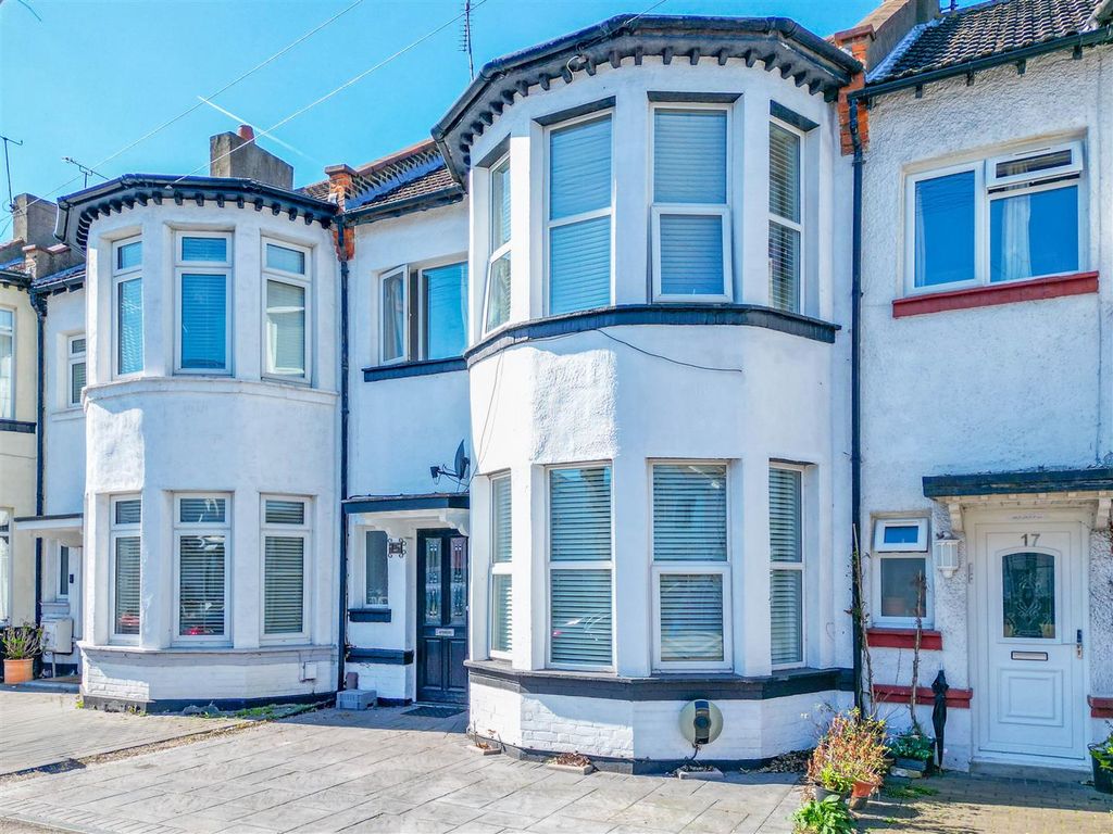 Fairmead Avenue, Westcliff-On-Sea SS0, 4 bed terraced house for sale, £ ...