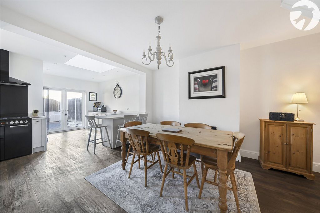 Heathview Crescent, West Dartford, Kent DA1, 4 bed semi-detached house ...