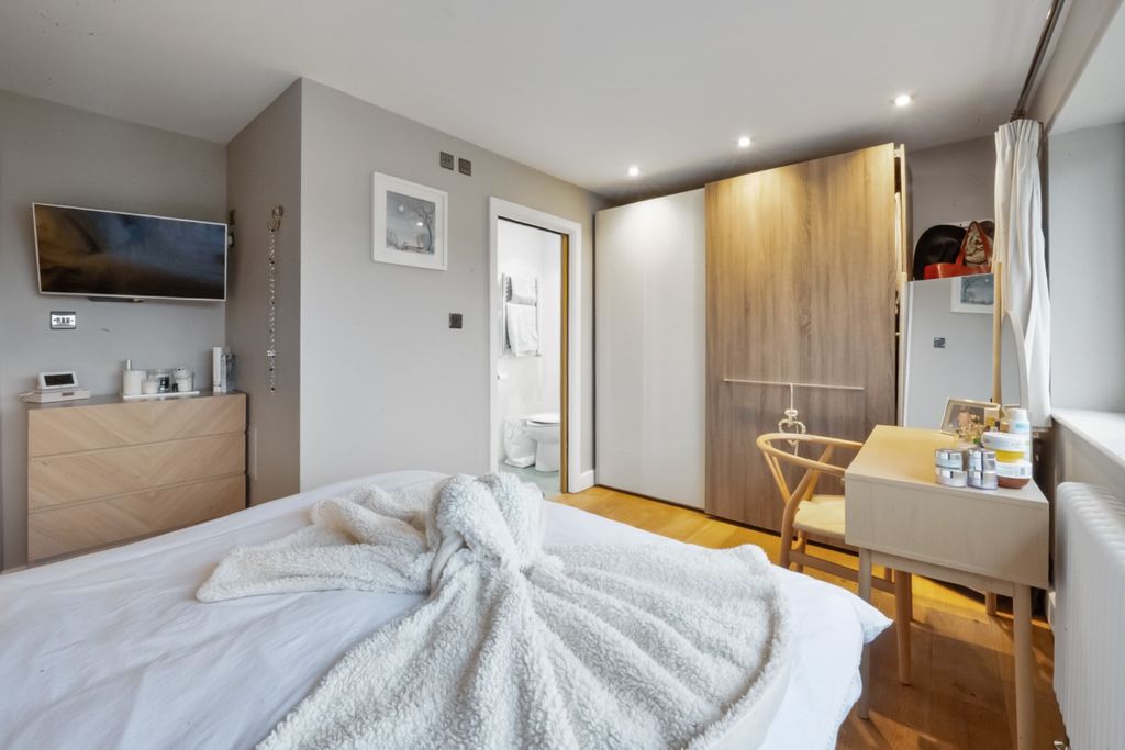 Tanyard Cottages, Tanyard Hill, Shorne DA12, 4 bed semi-detached house ...