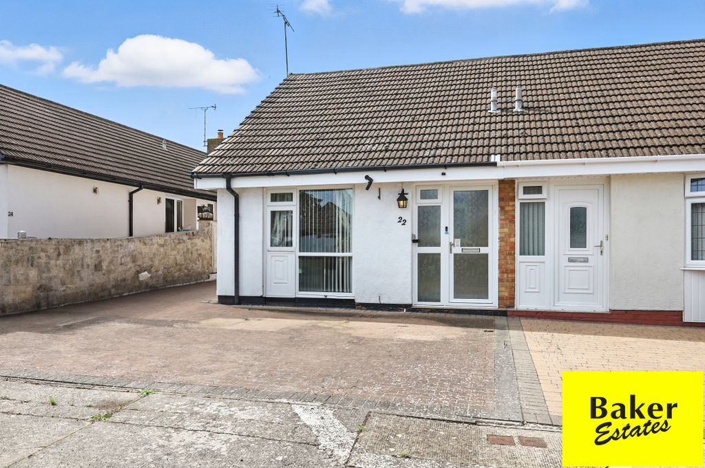 High Road, Benfleet SS7, 1 bed semi-detached bungalow for sale, £ ...
