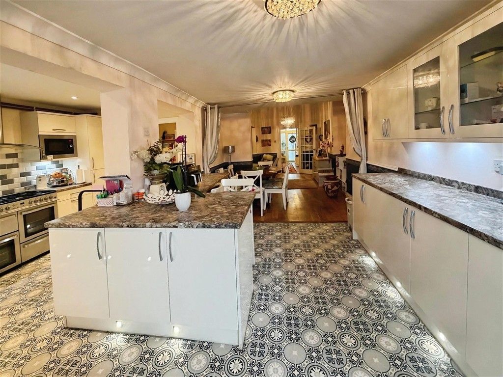 Laburnum Grove, Portsmouth, Hampshire PO2, 4 bed terraced house for ...