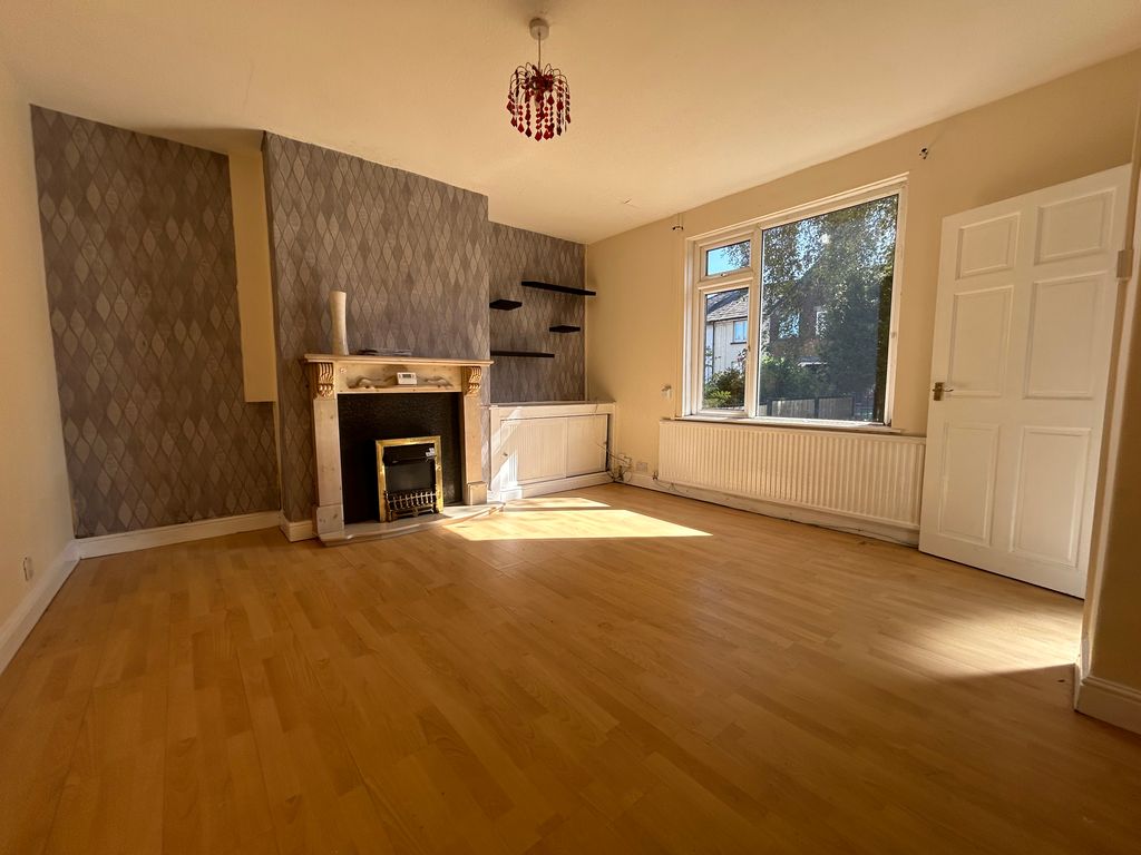 Lichfield Avenue, Bolton BL2, 3 bed property to rent, £900 pcm ...