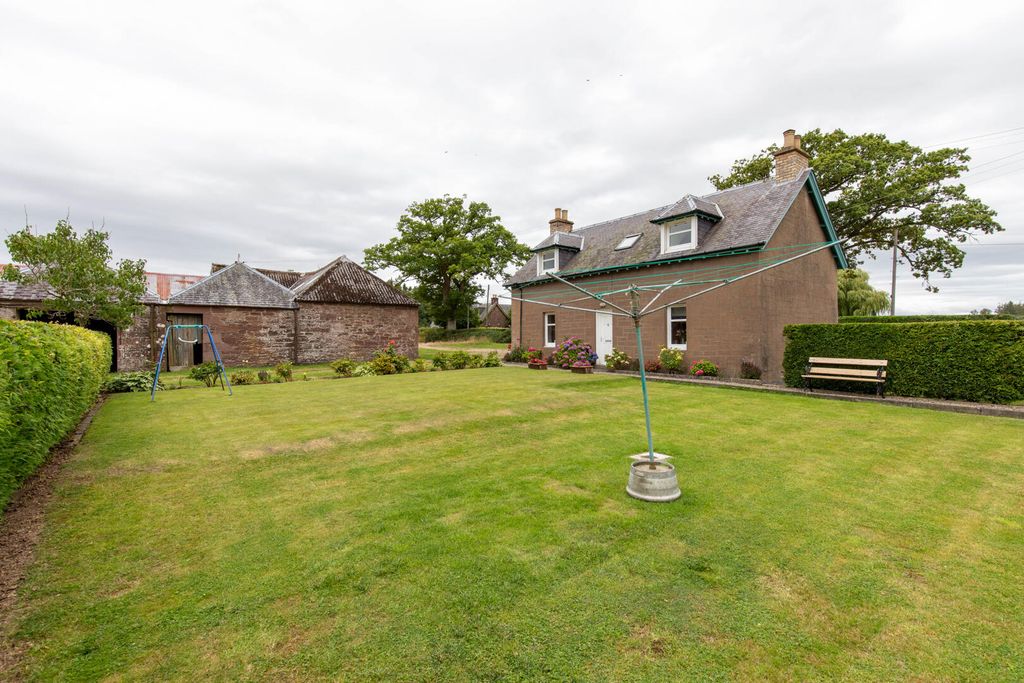 Burrelton, Blairgowrie PH13, 3 bed farmhouse for sale, £349,950 ...