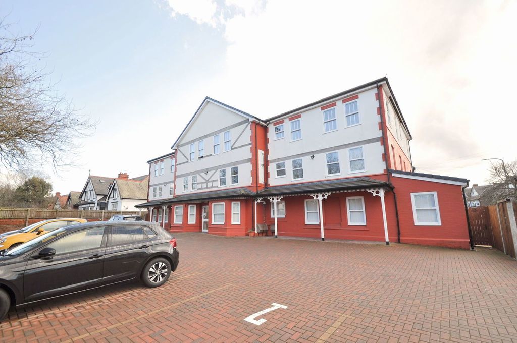 Eaton Court, Grove Road, Wallasey CH45, 2 bed flat for sale, £185,000 ...