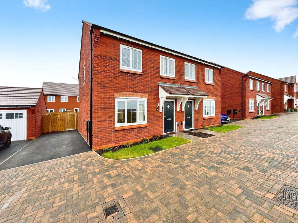 Fairlie Gardens, Midway DE11, 3 bed semi-detached house for sale, £ ...