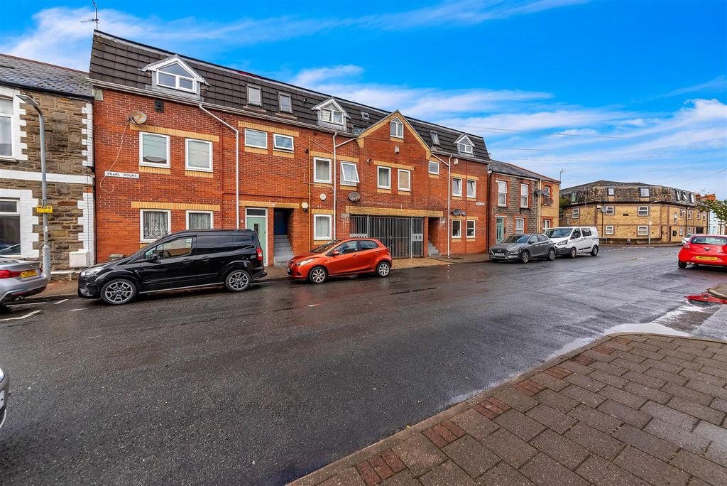 Pearl Street, Cardiff CF24, 2 bed flat for sale, £125,000 | PrimeLocation