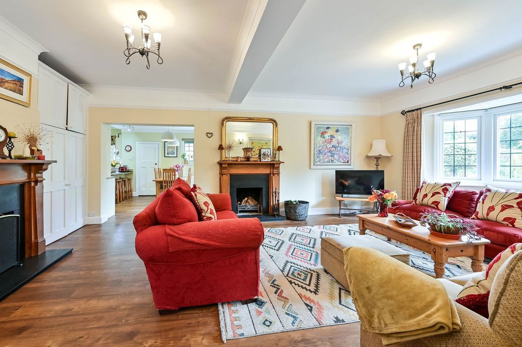 Lower Road, Effingham KT24, 4 bed detached house for sale, £1,250,000 ...