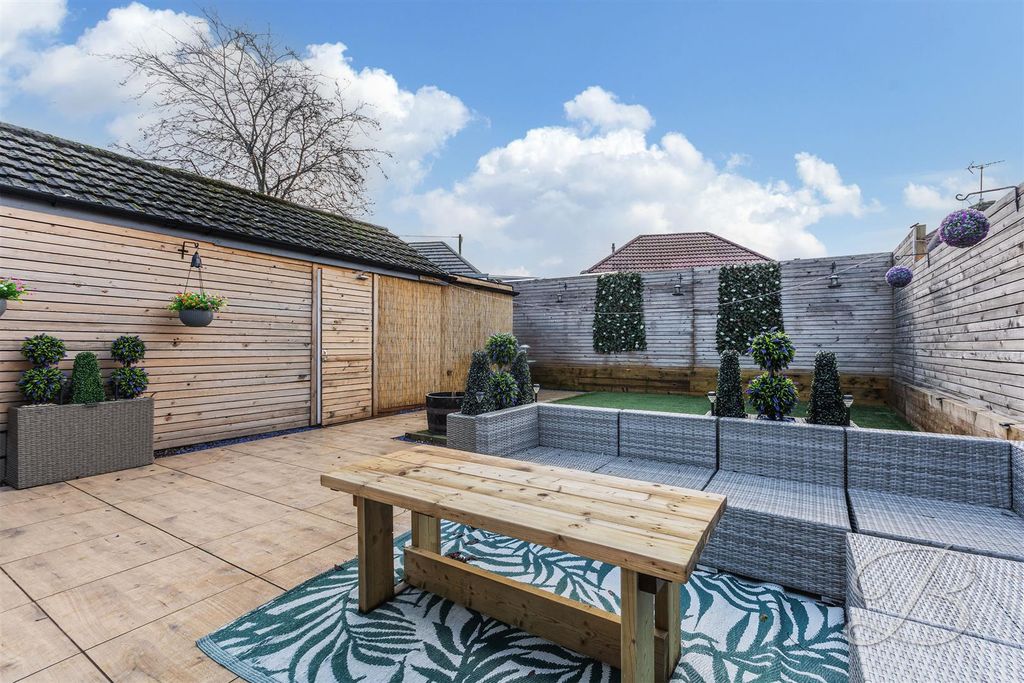 Cromford Avenue, Mansfield NG18, 3 bed detached bungalow for sale, £ ...