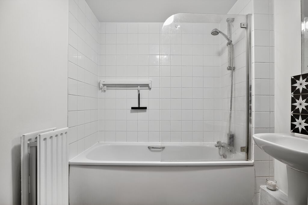 Wingate Square, London SW4, 1 bed flat for sale, £465,000 | PrimeLocation