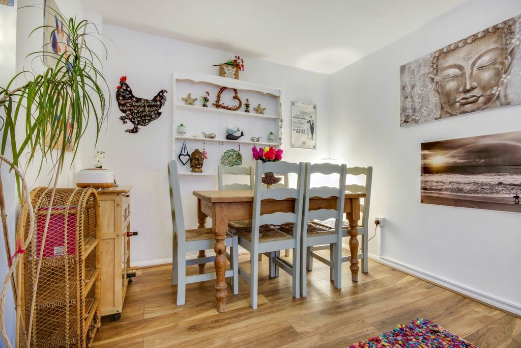 Mews Court Bear Street, Barnstaple, Devon EX32, 2 bed semi-detached ...