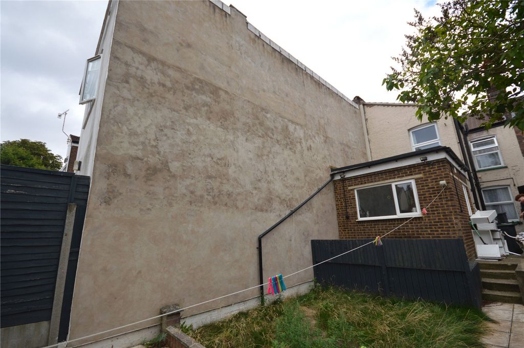 Reginald Street, Luton, Bedfordshire LU2, 3 bed terraced house for sale ...