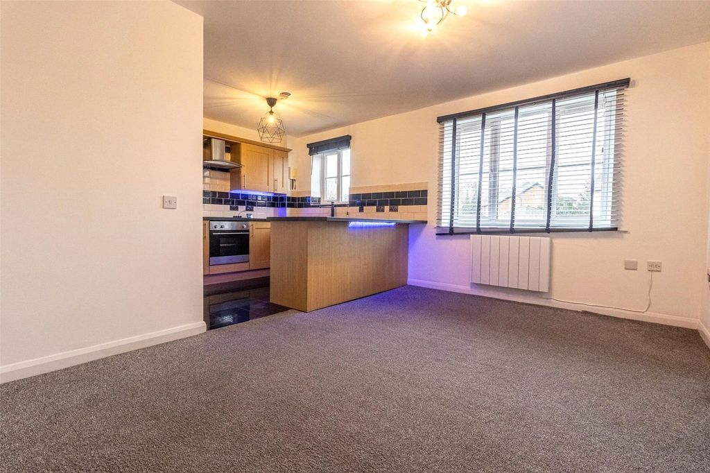 Ridge Green, Shaw, Swindon, Wiltshire SN5, 2 bed flat for sale, £ ...