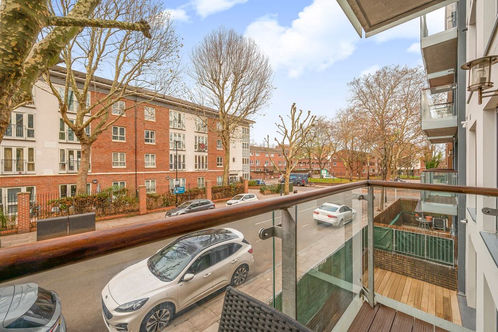 Kinver House, 42 Elthorne Road N19, 2 bed flat for sale, £540,000 ...