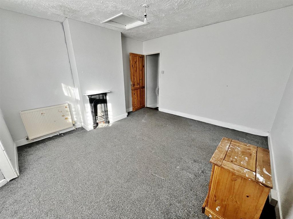 Alfred Terrace, Walton On The Naze CO14, 2 bed terraced house for sale ...