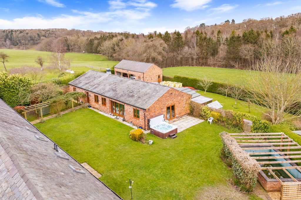 Breaden Heath, Whitchurch SY13, 6 bed barn conversion for sale, £ ...