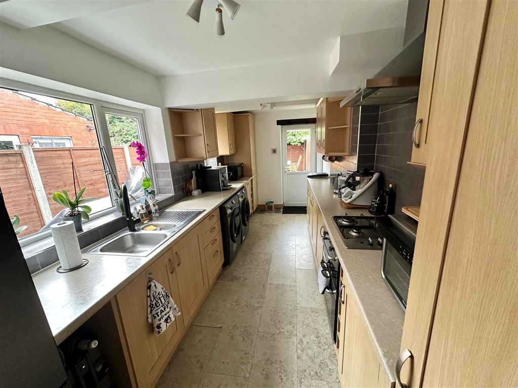 Lawrence Street, Newark NG24, 3 bed semi-detached house for sale, £ ...