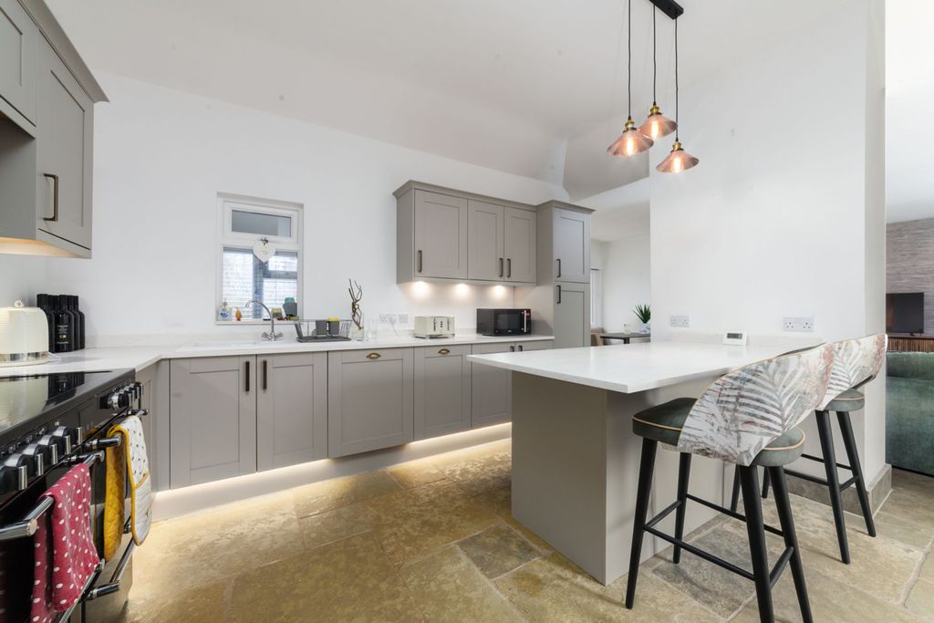 Sulby Bridge, Sulby IM7, 4 bed cottage for sale, £500,000 | PrimeLocation