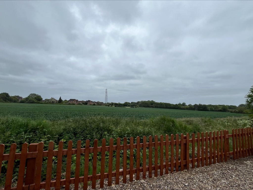 Gazeley Gardens, Farcet, Peterborough PE7, 3 bed detached bungalow for ...