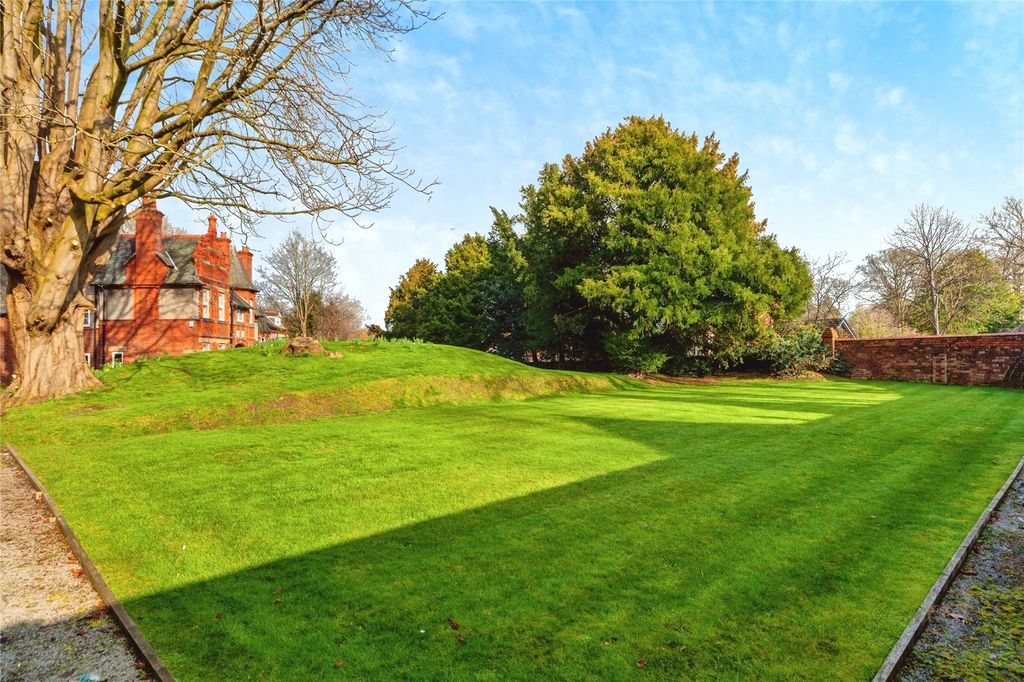 Fairy Road, Wrexham LL13, 7 bed semi-detached house for sale, £595,000 ...