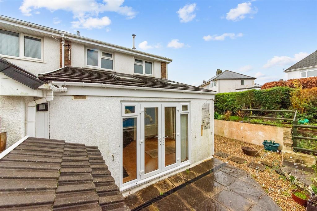 Marine Drive, Barry CF62, 2 bed end terrace house for sale, £300,000 ...
