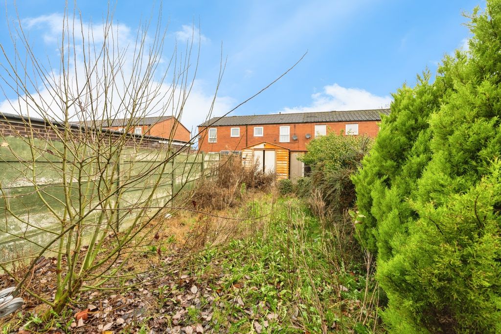 Winchester Avenue, Great Sankey, Warrington, Cheshire WA5, 3 bed semi ...