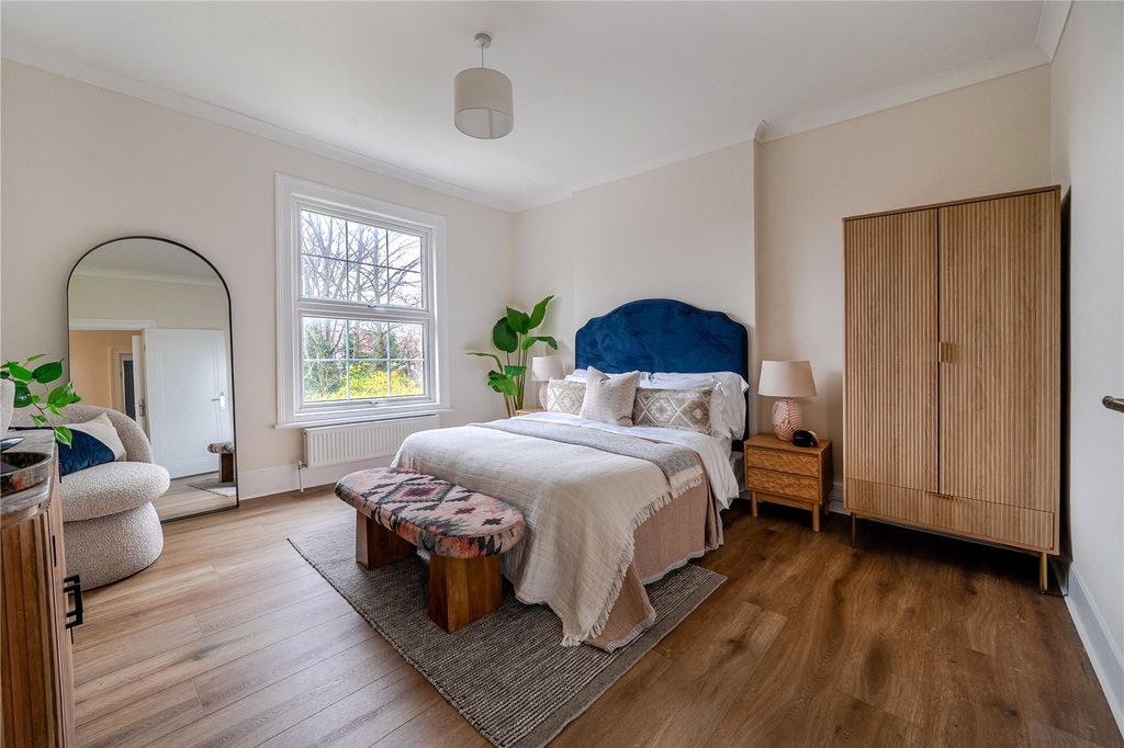 Dagnall Park, London SE25, 2 bed flat for sale, £375,000 | PrimeLocation