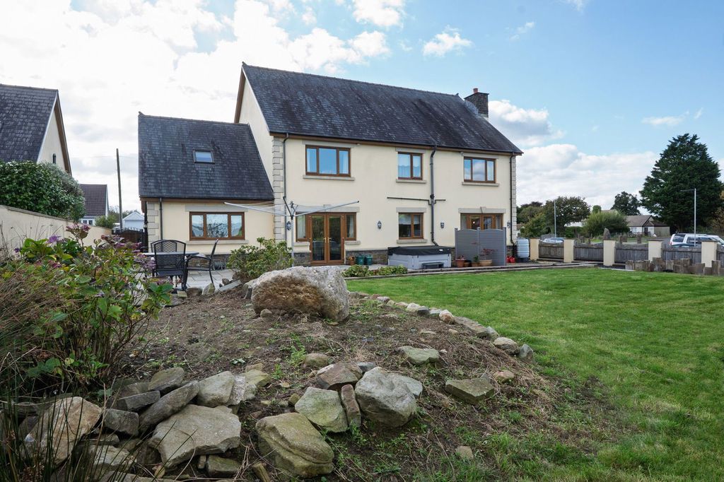 Heol Hen, Pum Heol, Llanelli, Carmarthenshire SA15, 4 bed detached ...
