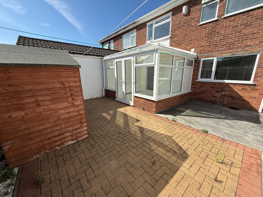 Beauville Drive, Leicester LE4, 3 bed semi-detached house to rent ...