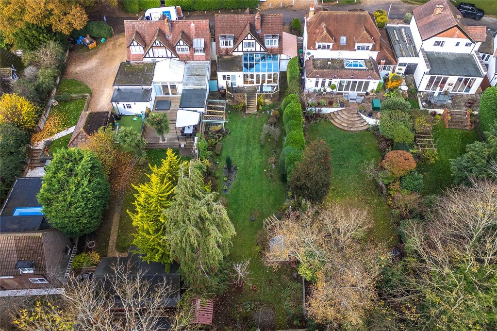Sandhills, Knowl Hill, Berkshire RG10, 3 bed detached house for sale, £ ...
