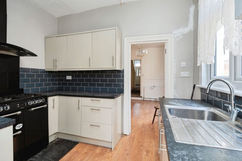Ruckholt Road, London E10, 3 bed terraced house for sale, £650,000 ...