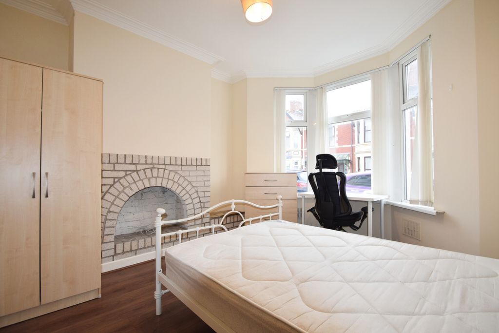 Cosmeston Street, Cardiff CF24, 5 bed terraced house to rent, £2,625 ...