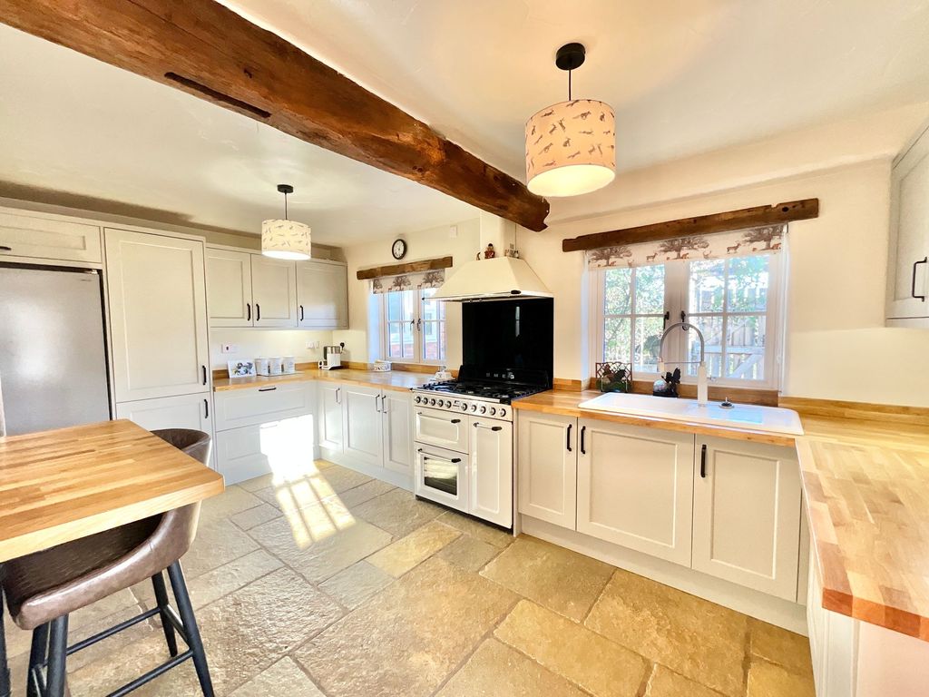 Coppenhall, Stafford ST18, 4 bed detached house for sale, £700,000 ...