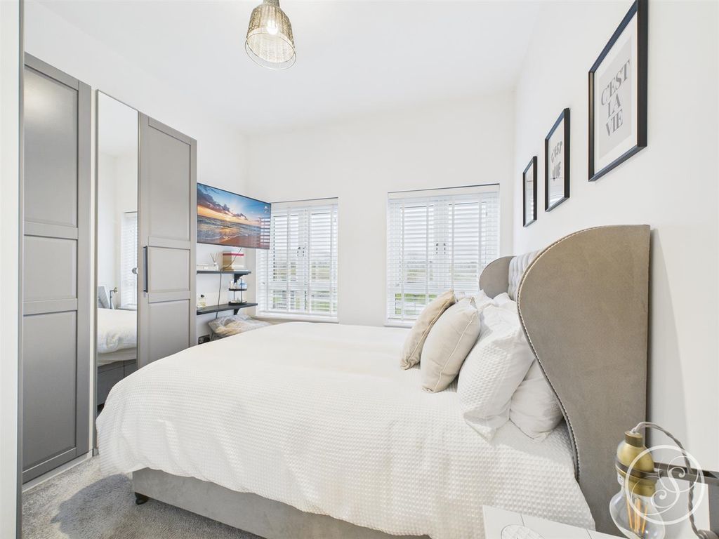 Brodsworth Close, Leeds LS15, 2 bed flat for sale, £255,000 | PrimeLocation