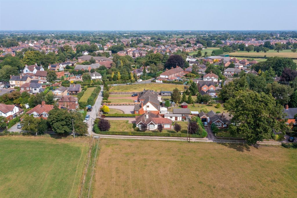 South Avenue, Haslington, Crewe CW1, 2 bed detached bungalow for sale ...