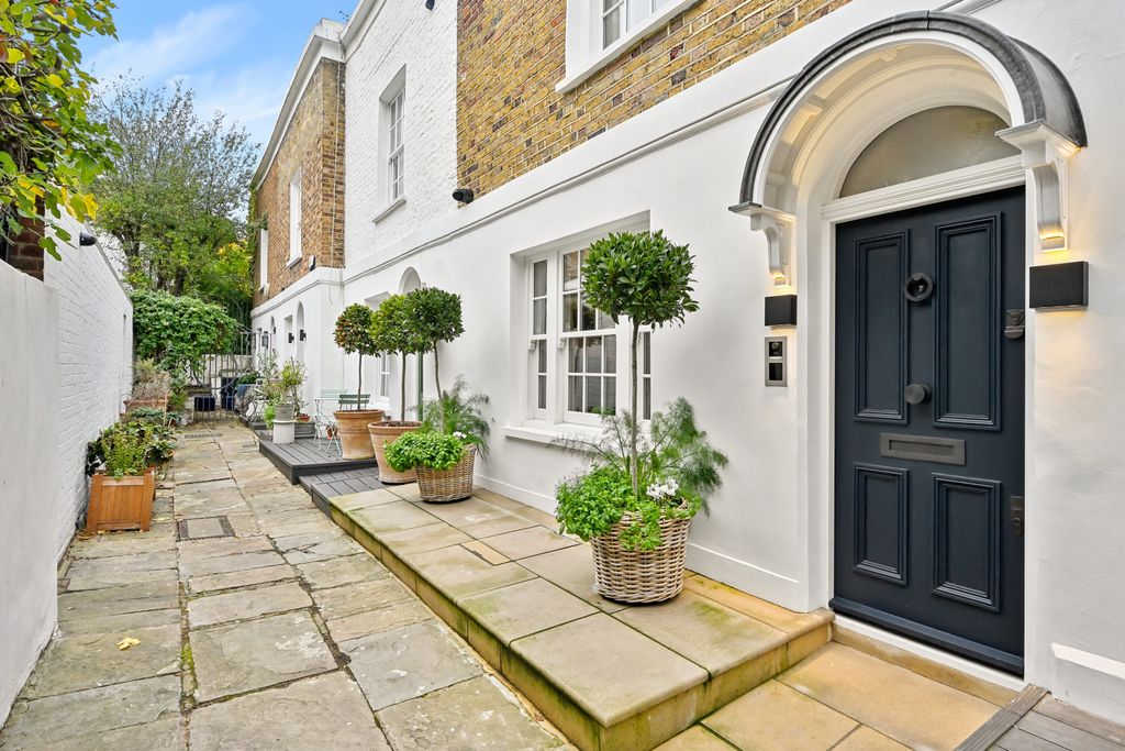 Upper Cheyne Row, London SW3, 1 bed terraced house for sale, £1,975,000 ...