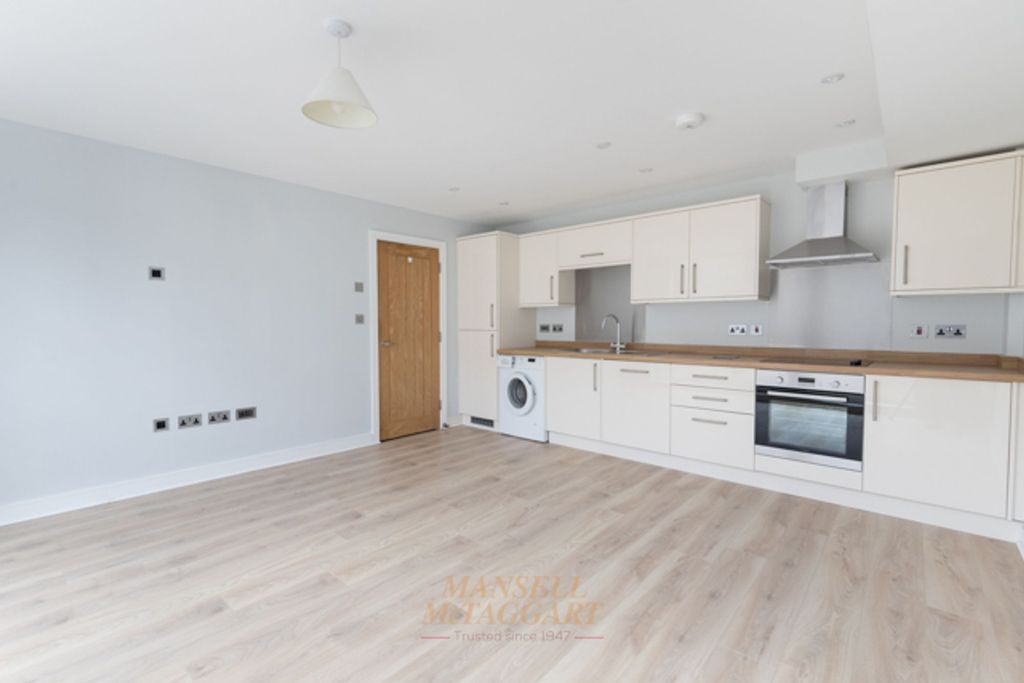 Christopher Road, East Grinstead RH19, 2 bed flat for sale, £230,000 ...