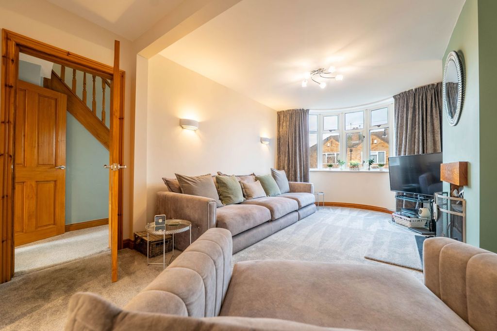 Woodgate Drive, Birstall, Leicester LE4, 4 bed semi-detached house for ...