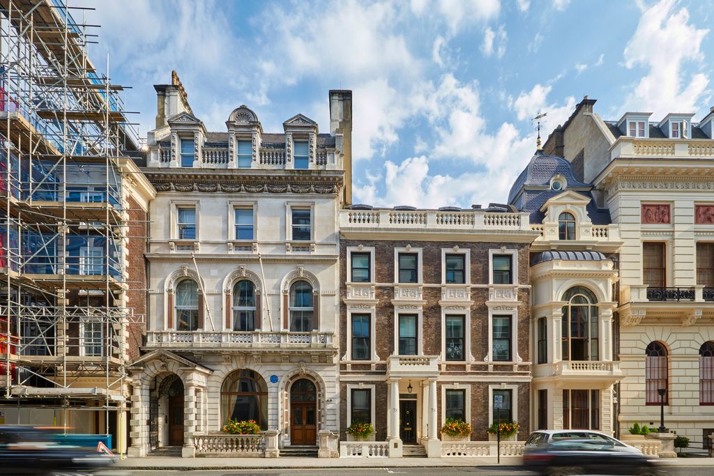 Pall Mall, London SW1Y, Serviced office to let, £11,400 pa | PrimeLocation