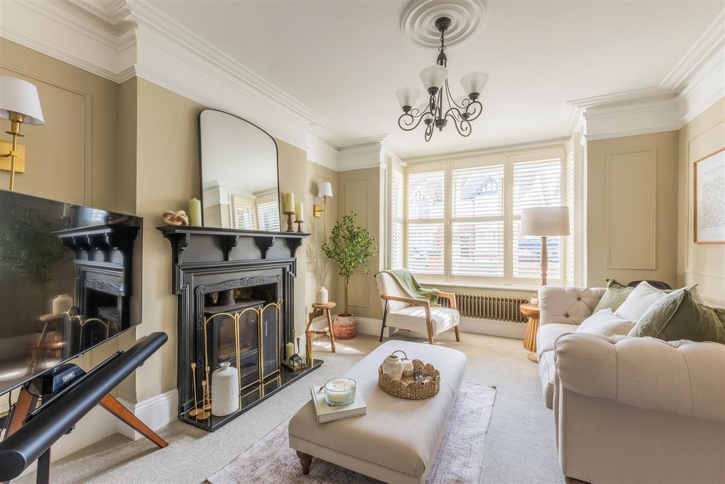 Highfield Road, Worthing BN13, 4 bed semi-detached house for sale, £ ...