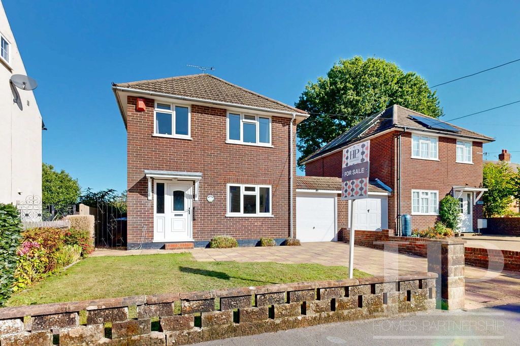Horsham Road, Handcross RH17, 3 bed link detached house for sale, £ ...
