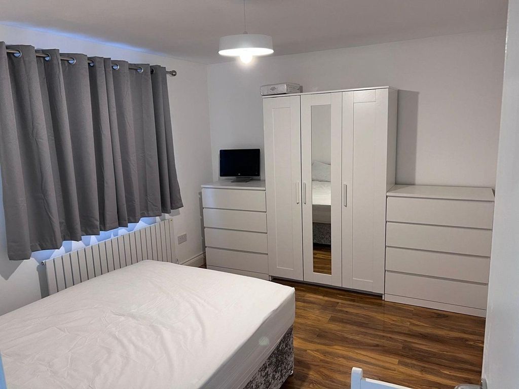 Freshwater Road, London SW17, 6 bed terraced house to rent, £4,000 pcm ...